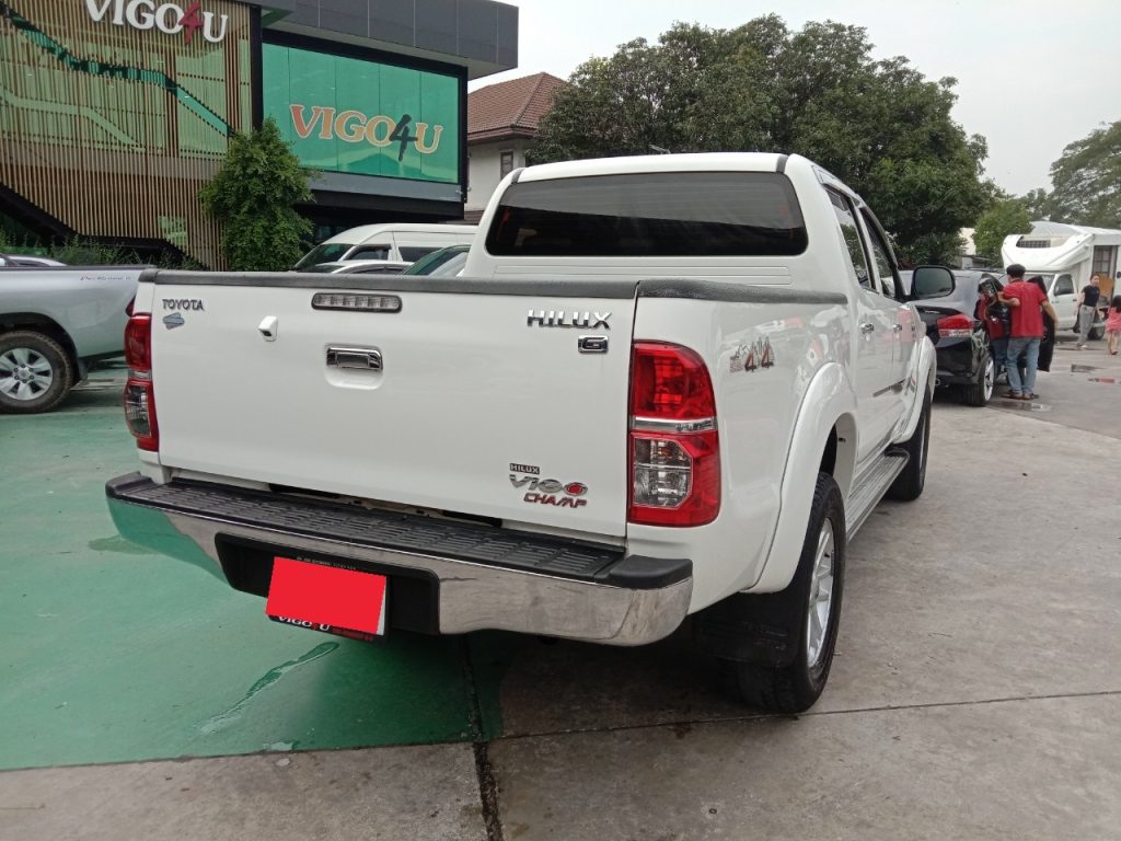 VIGO 4WD 2014 3.0G MT DOUBLE CAB WHITE 1128 - Hiluxthailand