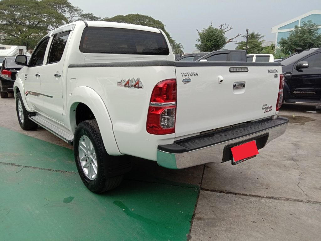 VIGO 4WD 2014 3.0G MT DOUBLE CAB WHITE 1128 - Hiluxthailand