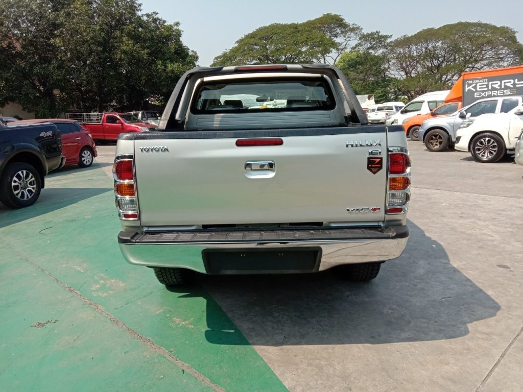VIGO 4WD 2010 2.5E MT DOUBLE CAB SILVER 5303 - Hiluxthailand