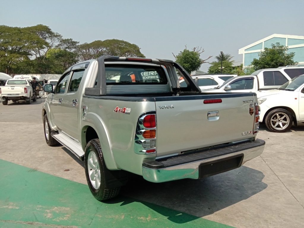 VIGO 4WD 2010 2.5E MT DOUBLE CAB SILVER 5303 - Hiluxthailand