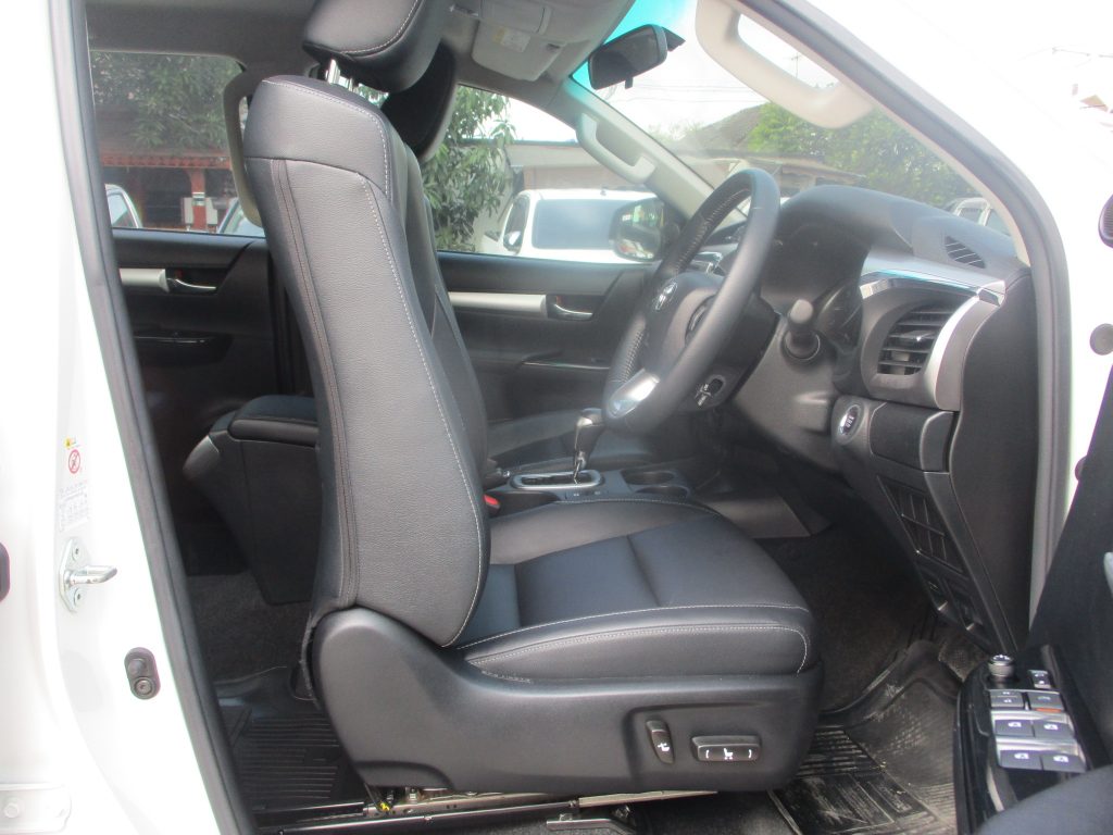 2018 ? REVO 4WD 2.8G AT DOUBLE CAB WHITE ? 7183 - Hiluxthailand