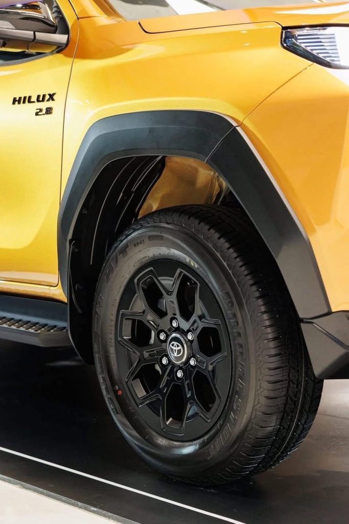 2025 TOYOTA HILUX TRAVO OVERLAND PLUS 2.8 4WD AT SULPHUR METALLIC 01014 ...